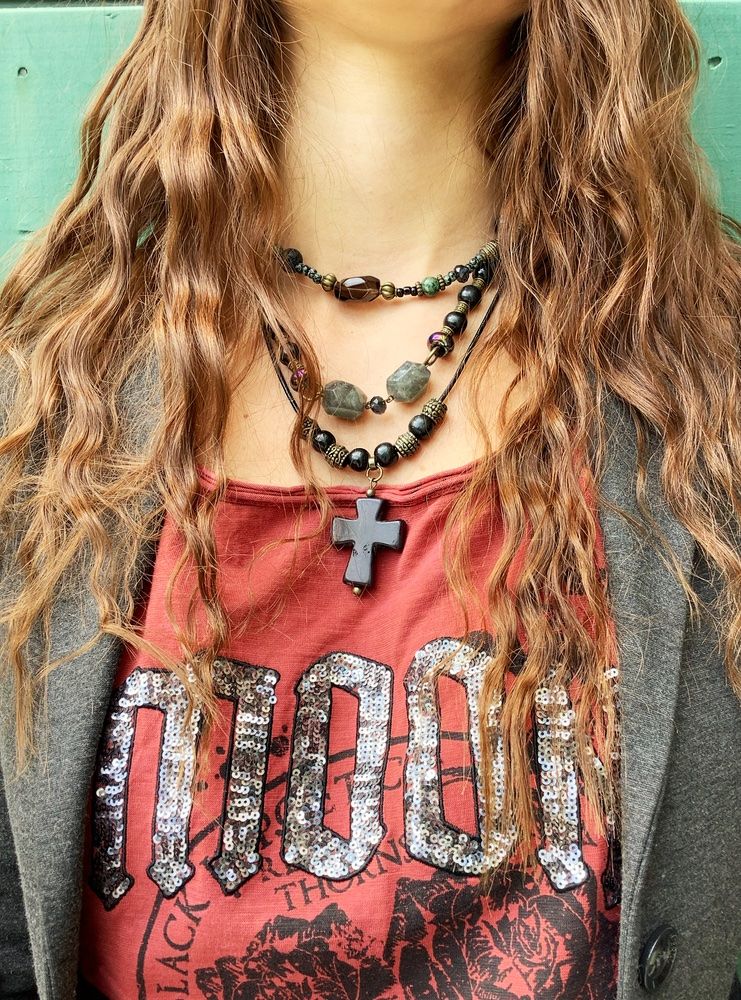 Collier multirangs croix noire - Iguan