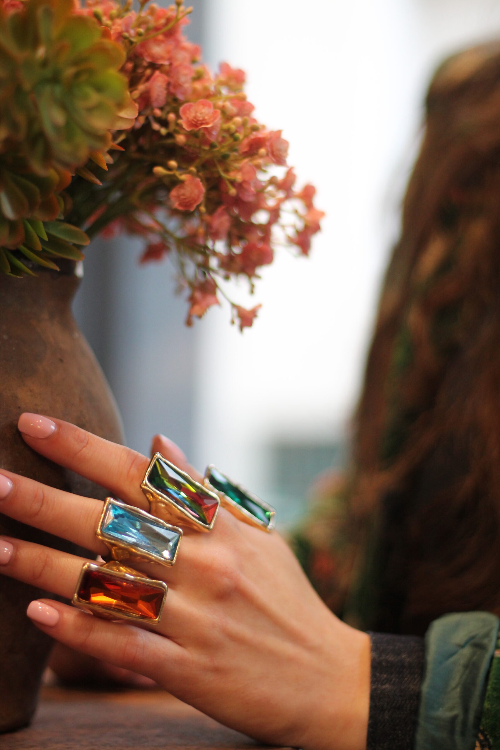 Bague Stone doré martelé et verre rose